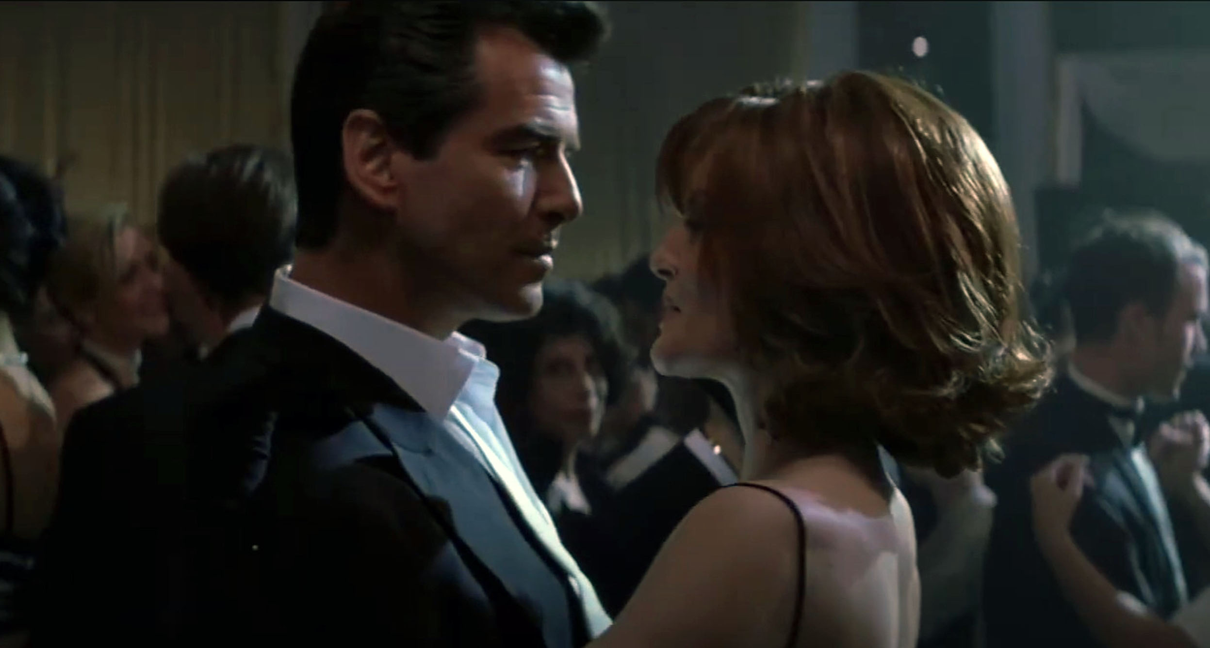 "The Thomas Crown Affair": Suave Seduction & Sophisticated Heists ...